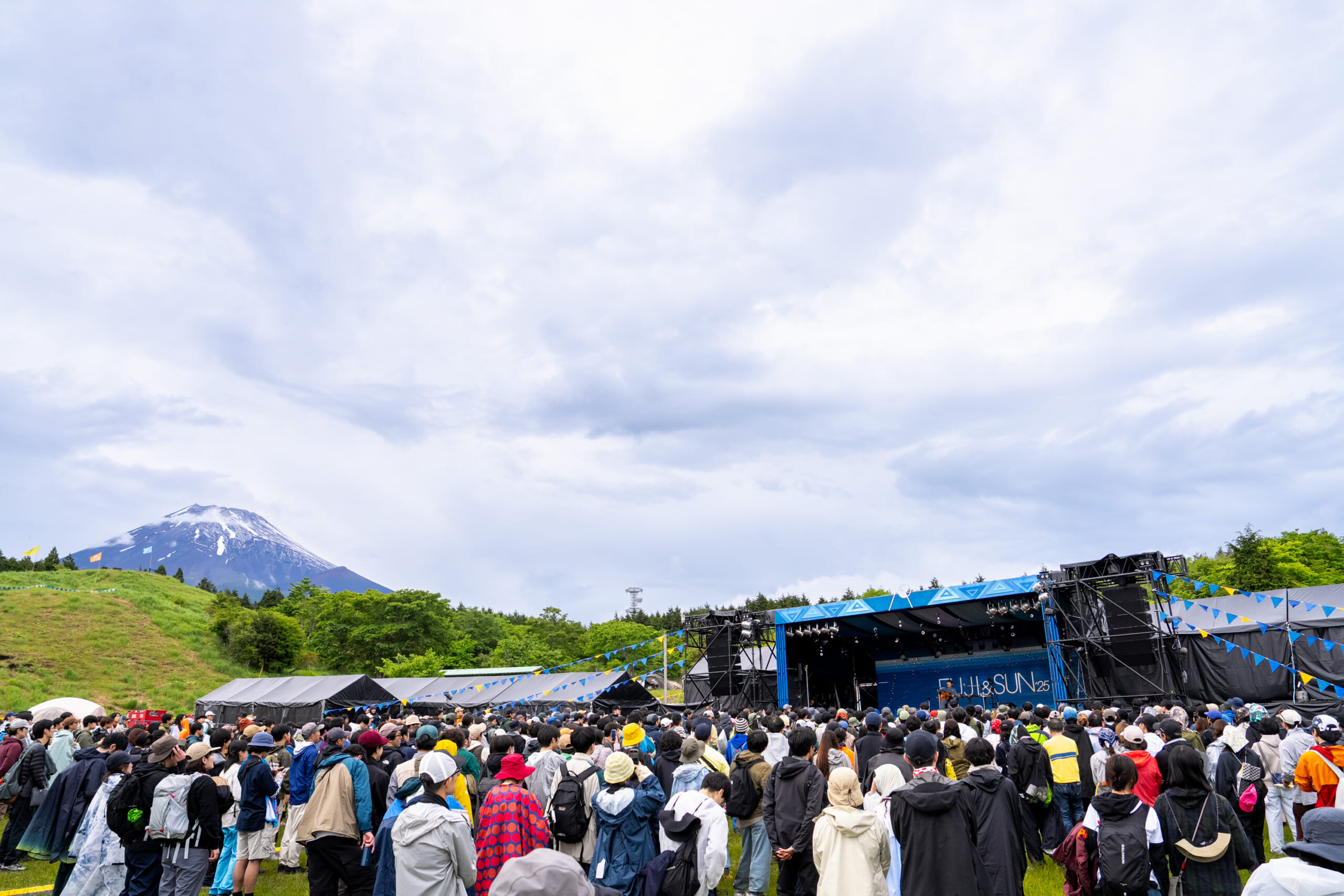 GO OUTも出展「FUJI & SUN ’25」が富士の麓で終演。くるり、ハナレグミら、2日間で総勢25組のアーティストが登場！ | GO OUT WEB